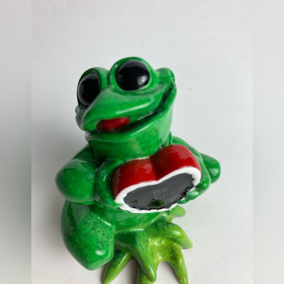 Kittys Critters | Accents | Kittys Critters Valentino Frog Le 8203 ...